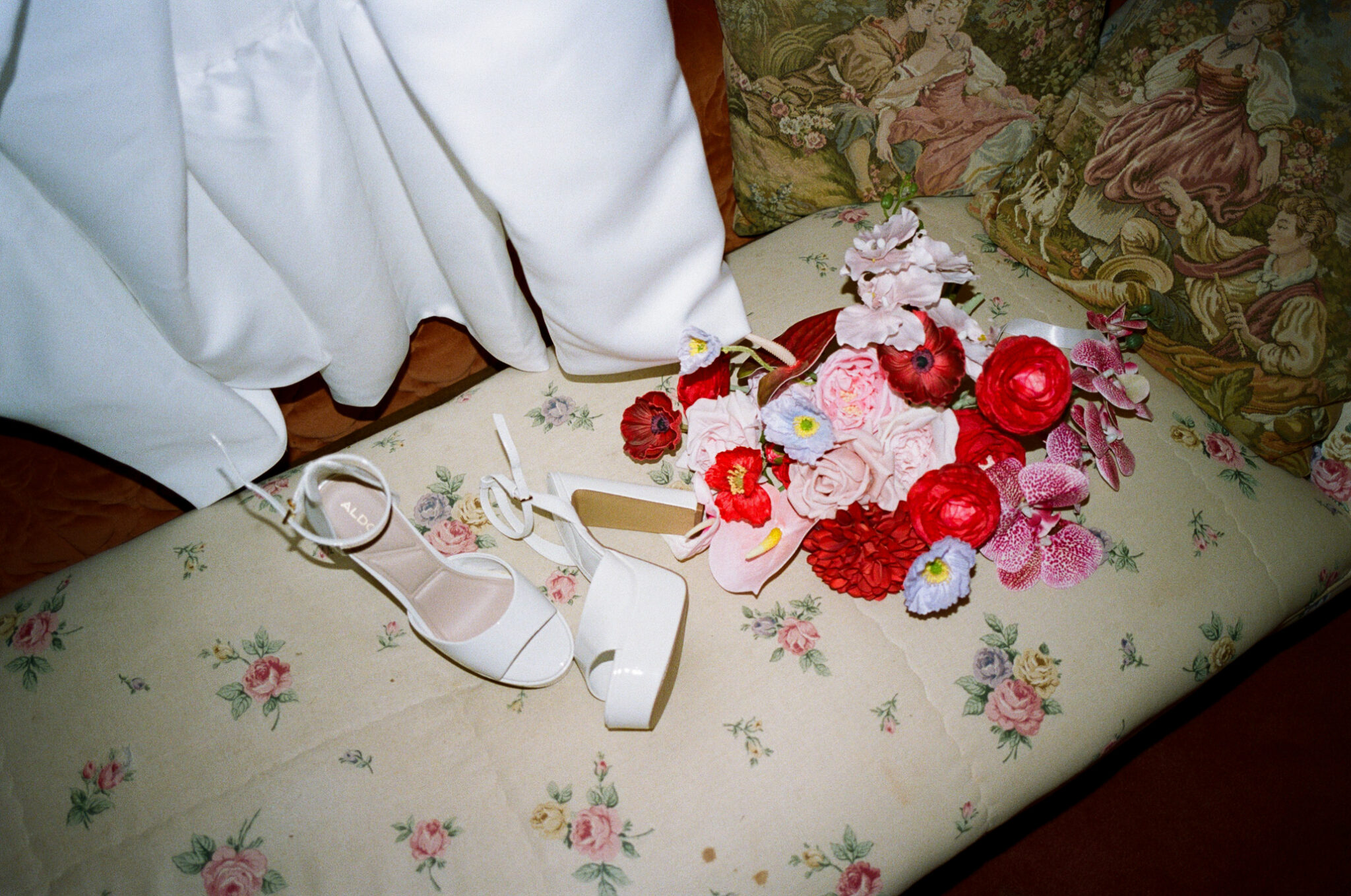 '70s Inspired Intimate Wedding - alyssafisherphoto.com